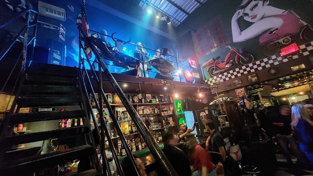 Underground Black Pub - BH em Detalhes